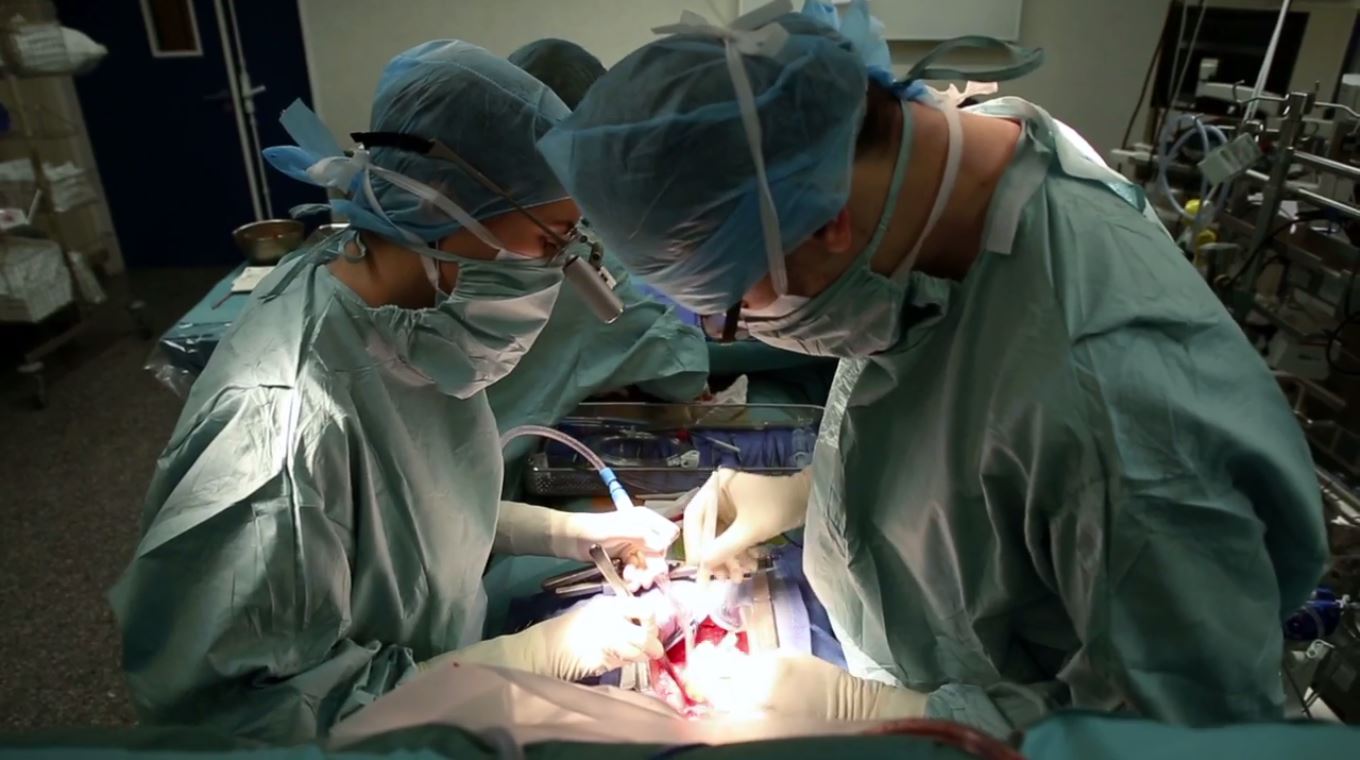 INTERVENTION À CŒUR OUVERT – Service de chirurgie thoracique et ...